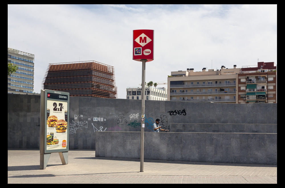 4. Bis metro sign | Disseny Hub Barcelona